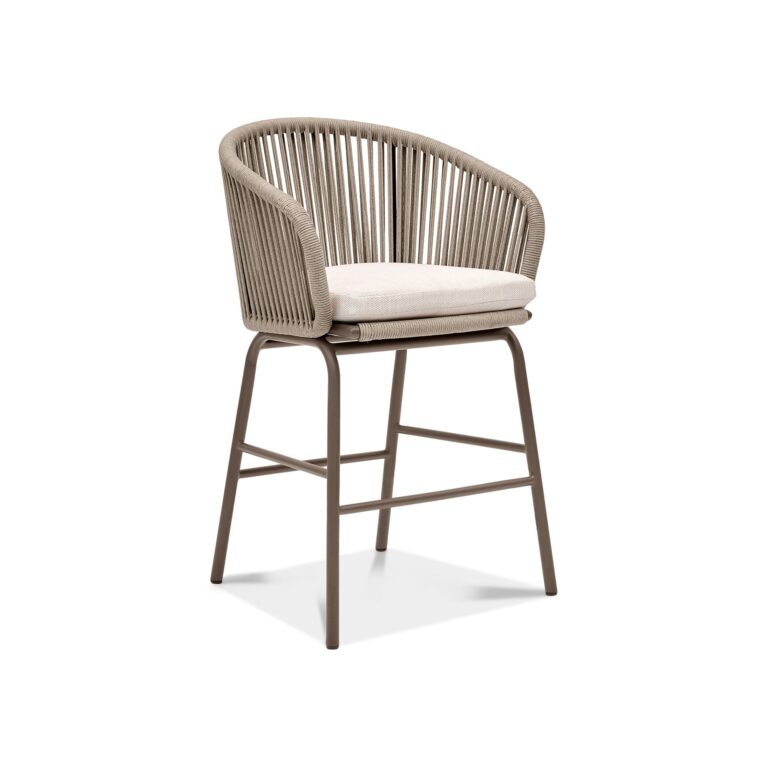 Wainscott handwoven, all-weather rope in powerful vertical lines | Walters